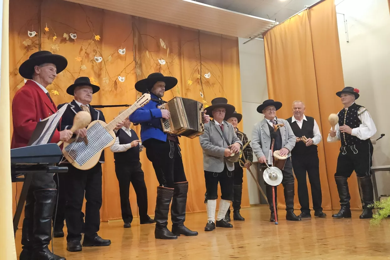 Tradicionalna Vesela jesen pod Krivo jelko